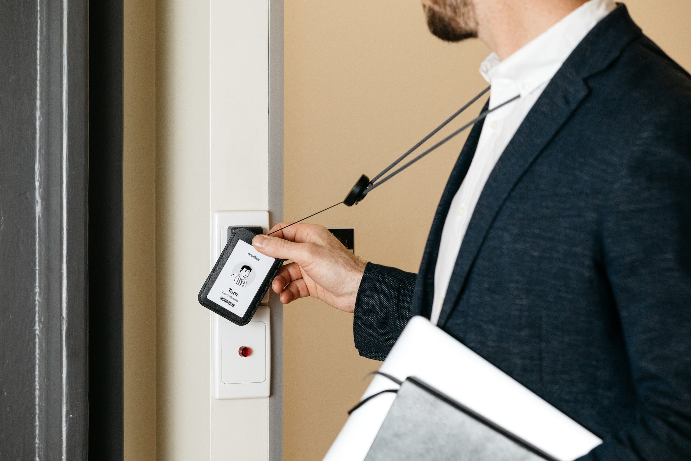 The ID Card Holder, Reinvented – Orbitkey Asia